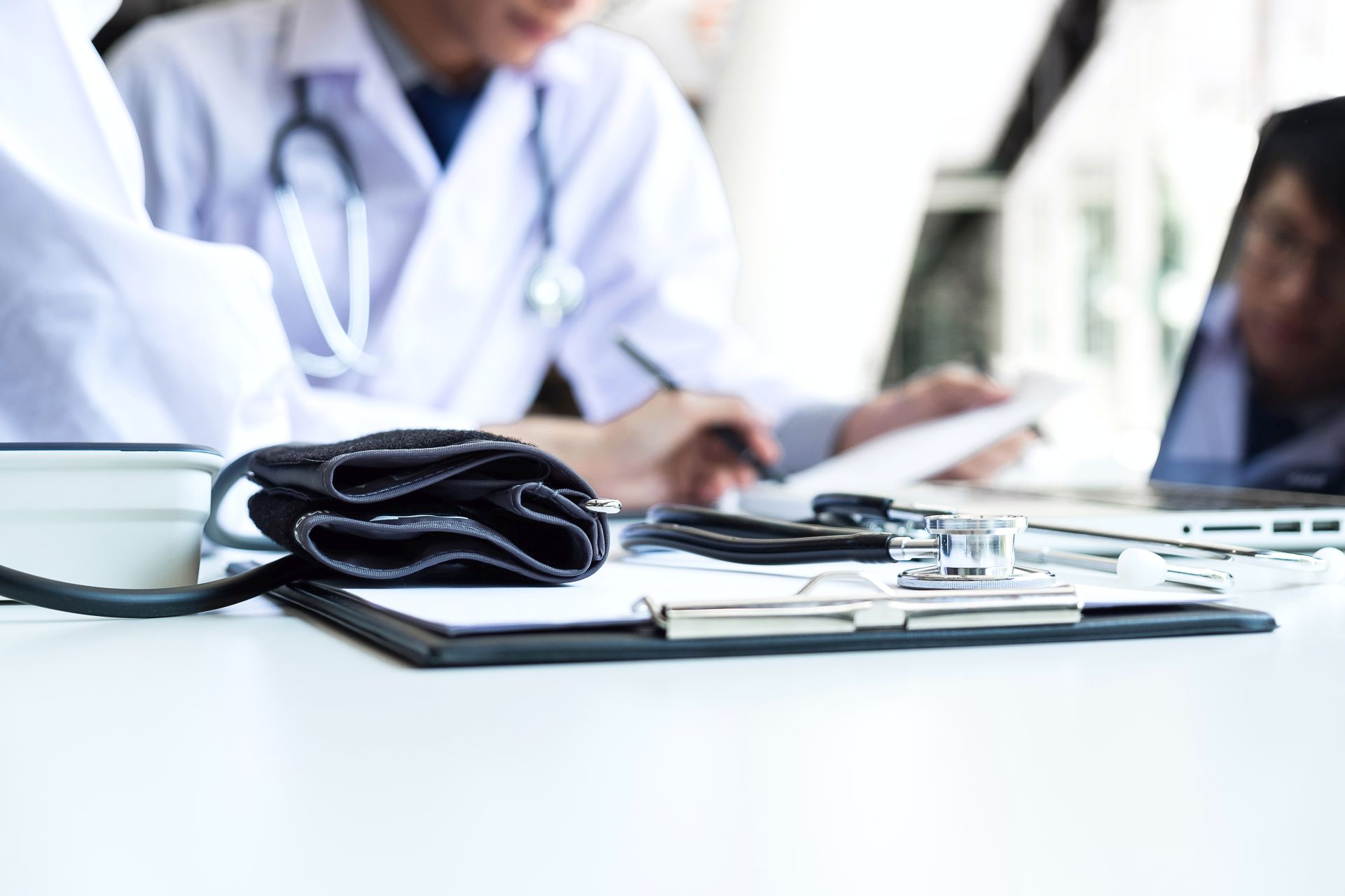 ΓΙΑ ΙΑΤΡΟΥΣ - NeoLab